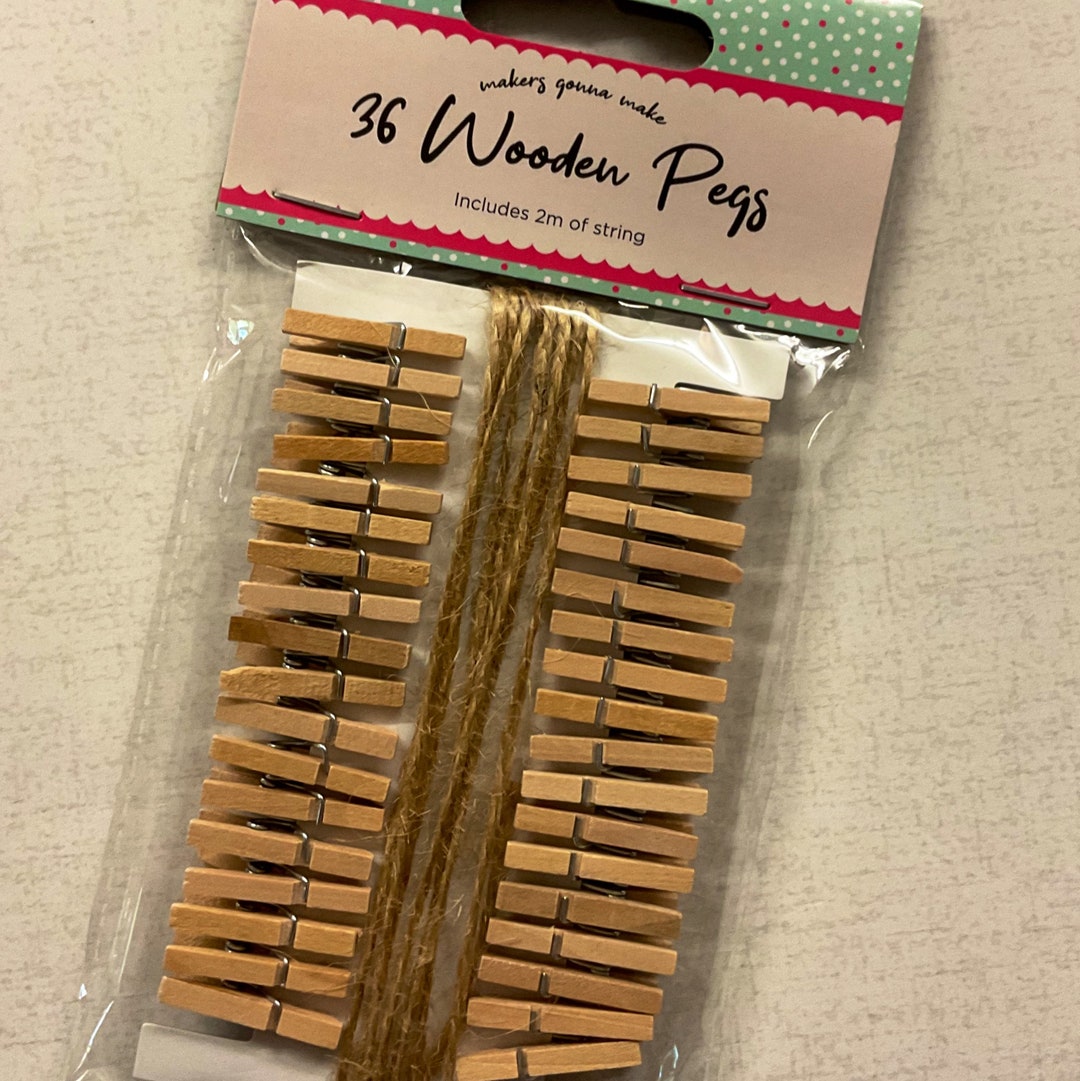 Mini Pegs. Wooden Pegs. Photo Pegs. Craft Pegs. Christmas Card Pegs. 32 ...