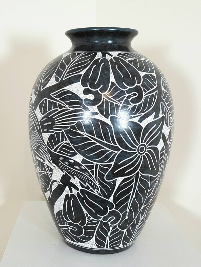 Albert Gutierrez Nicaraguan Art Pottery Vase Handcrafted Dark Green ...