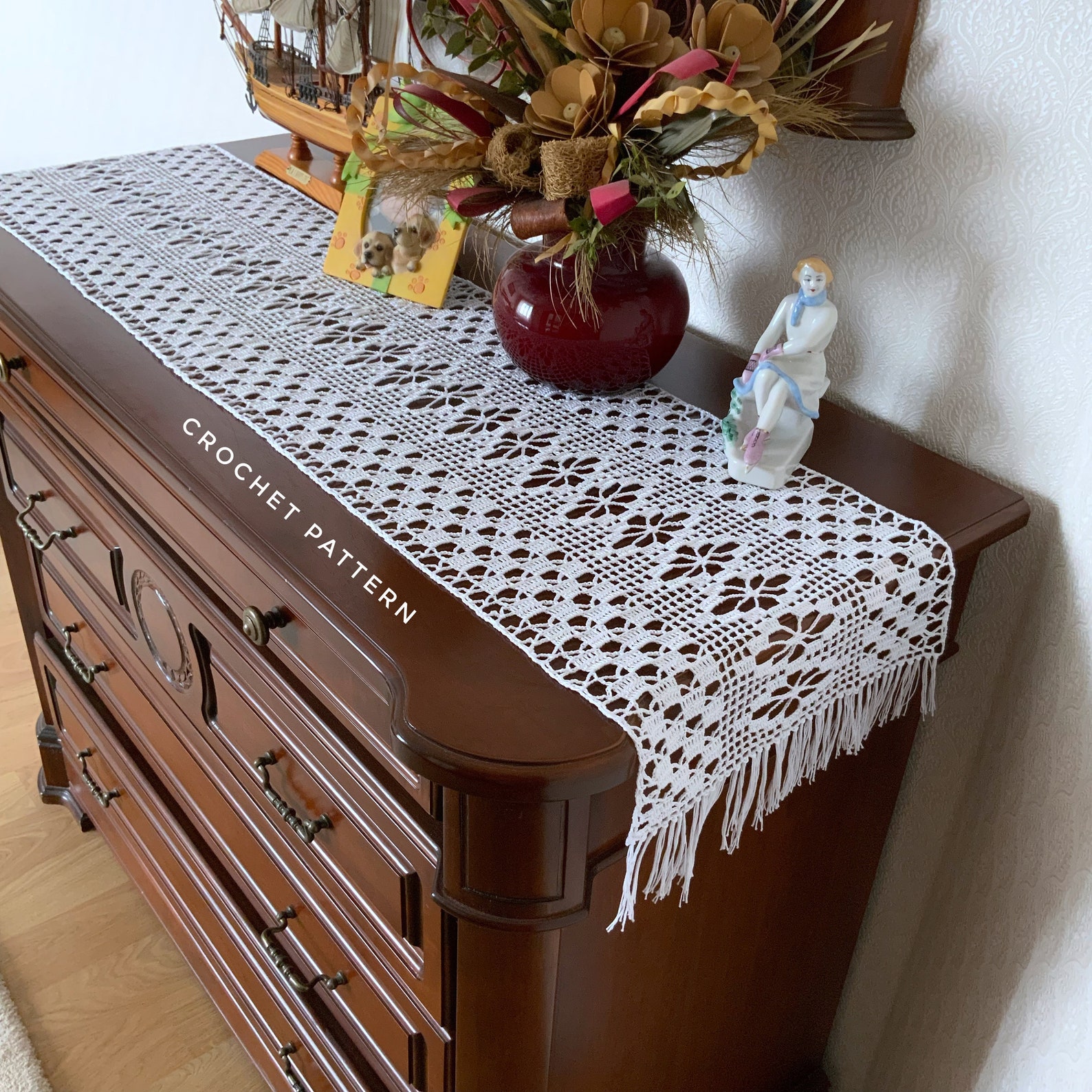 Crochet Table Runner Pattern - Crochet Pattern Doilies - Resplendent ...