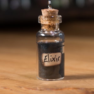 Potion Bottle Necklace - the Witcher Collection #1 - Glow in the Dark ...