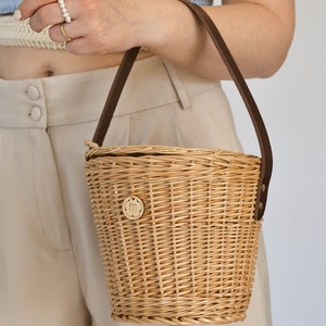 Wicket Round Basket With Lid and Leather Handle, Jane Birkin Style ...
