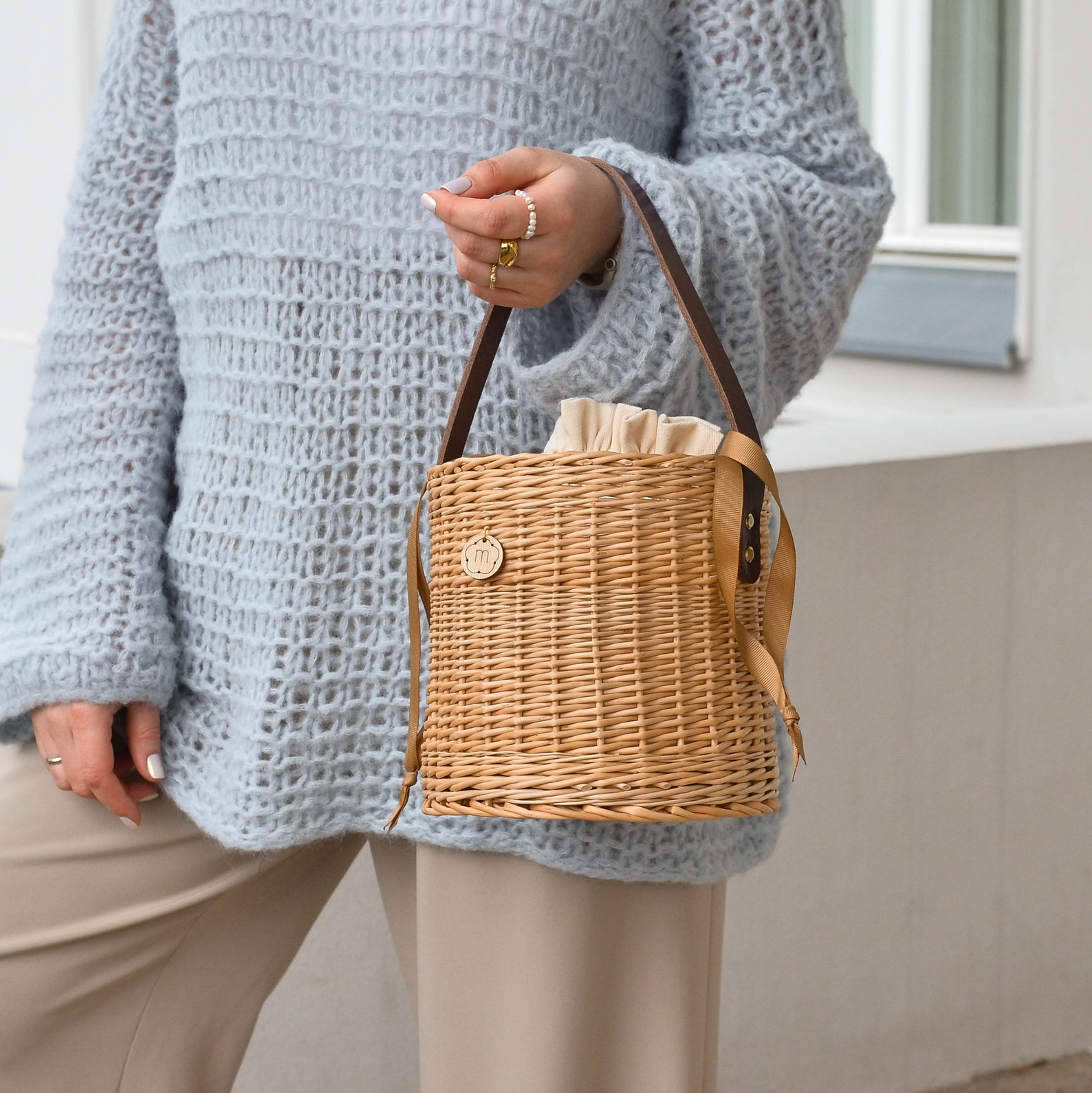 Modern Wicker Bucket Bag With Leather Handle for Women, Straw Round ...