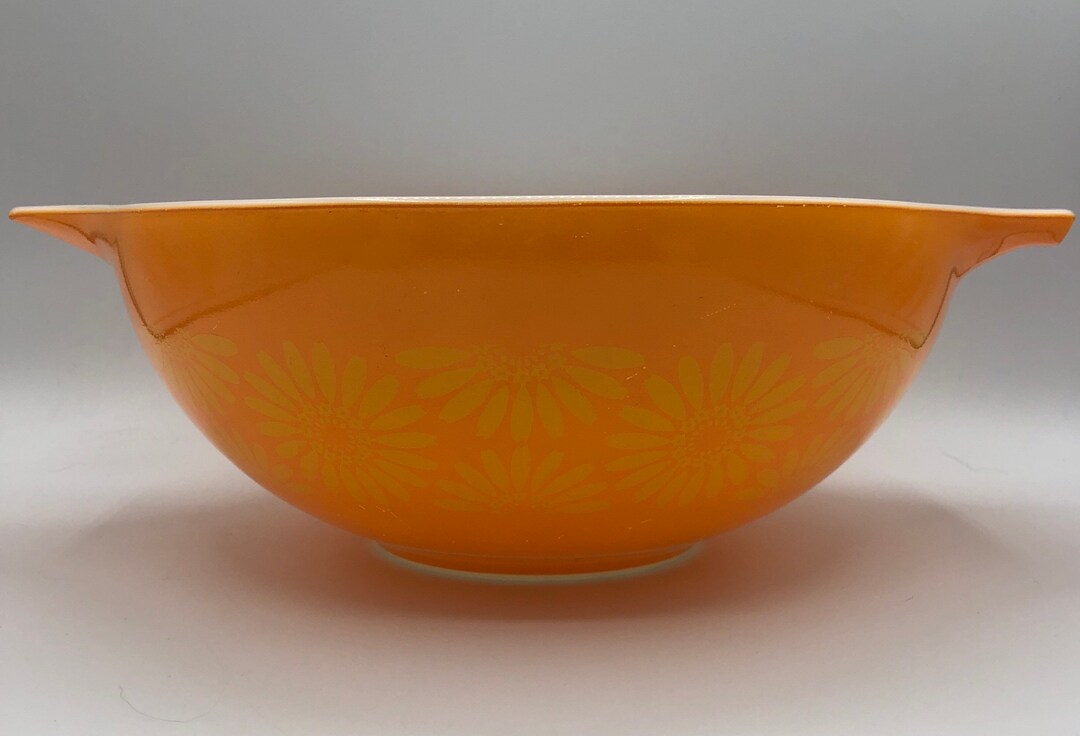 Pyrex Daisy Cinderella Bowl 444, Made in USA - Etsy