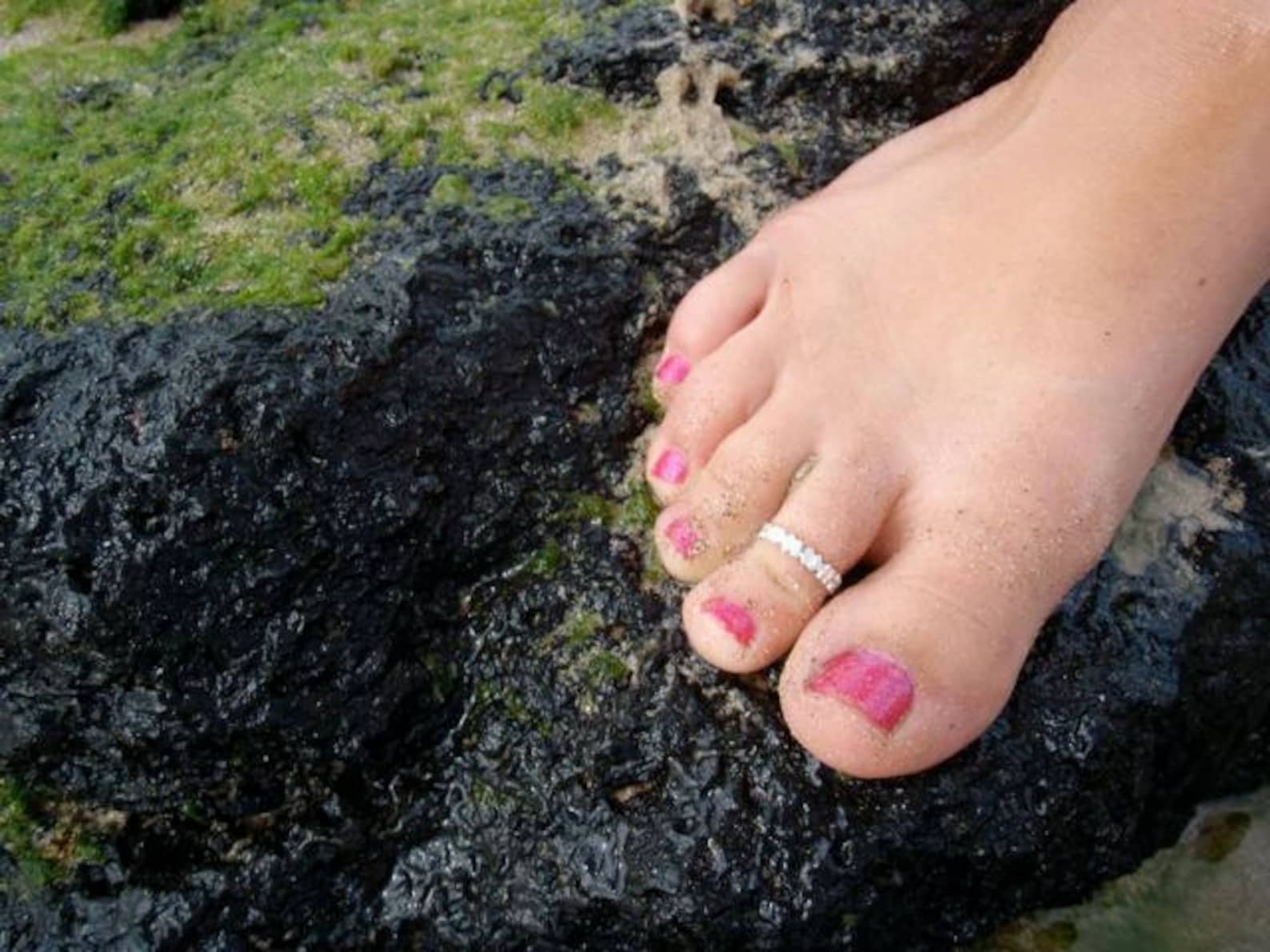 Plumeria Flower Fitted Hawaiian Toe Ring / Three Color Options - Etsy