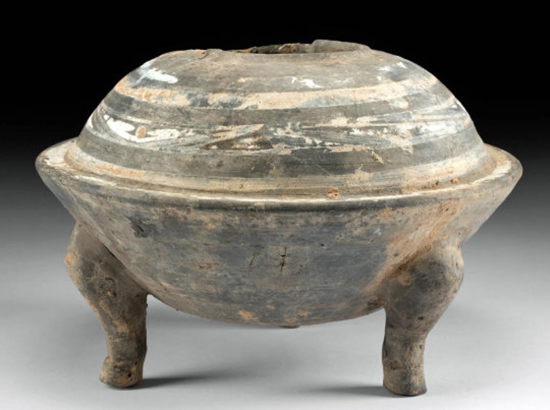 Large Authentic Han Dynasty, Ca. 206 BCE to 220 CE Polychrome Tripod ...