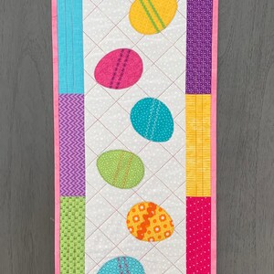Bright Easter Egg Table Runner - Etsy