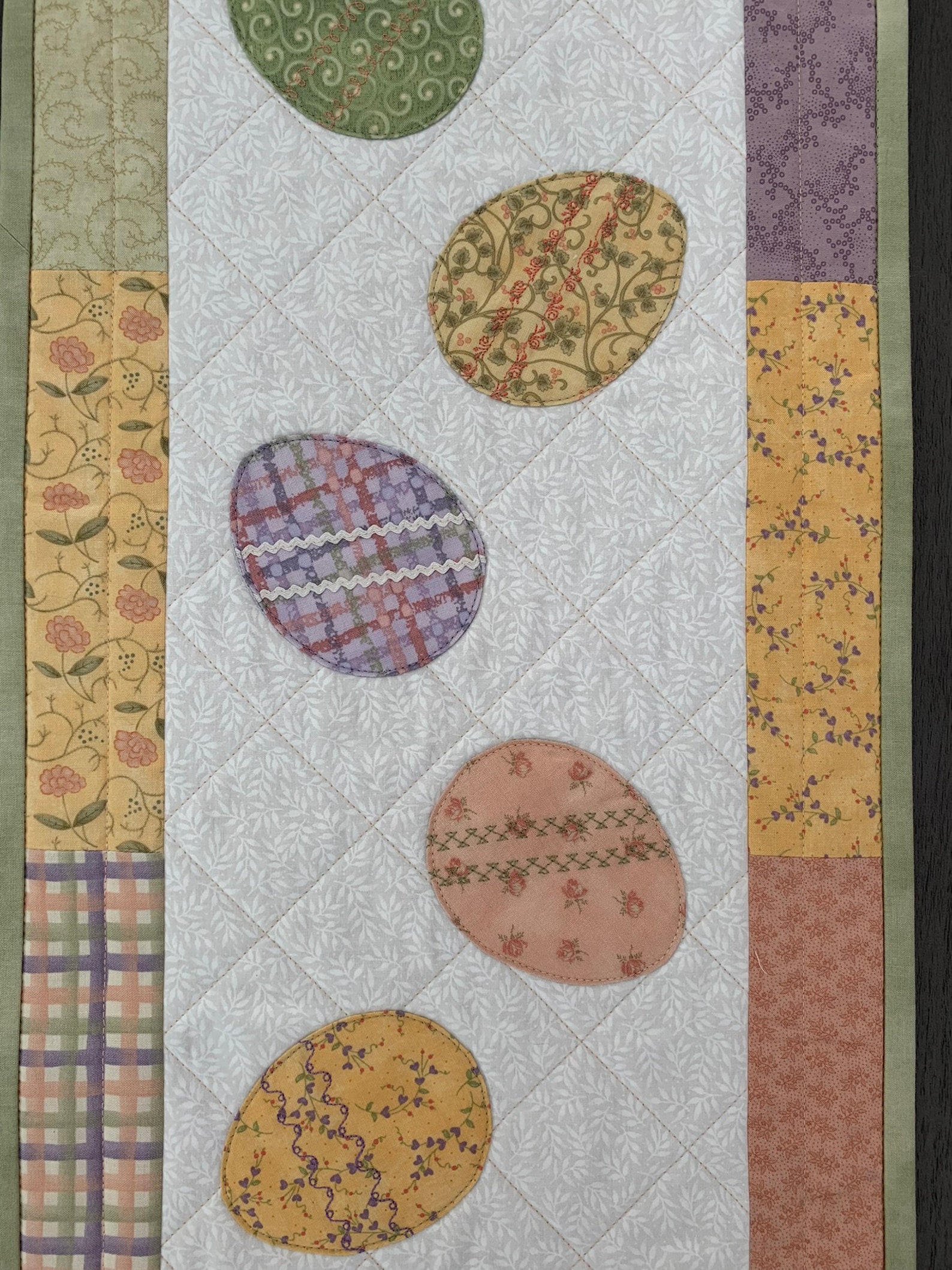 Pastel Appliquéd Easter Egg Table Runner - Etsy