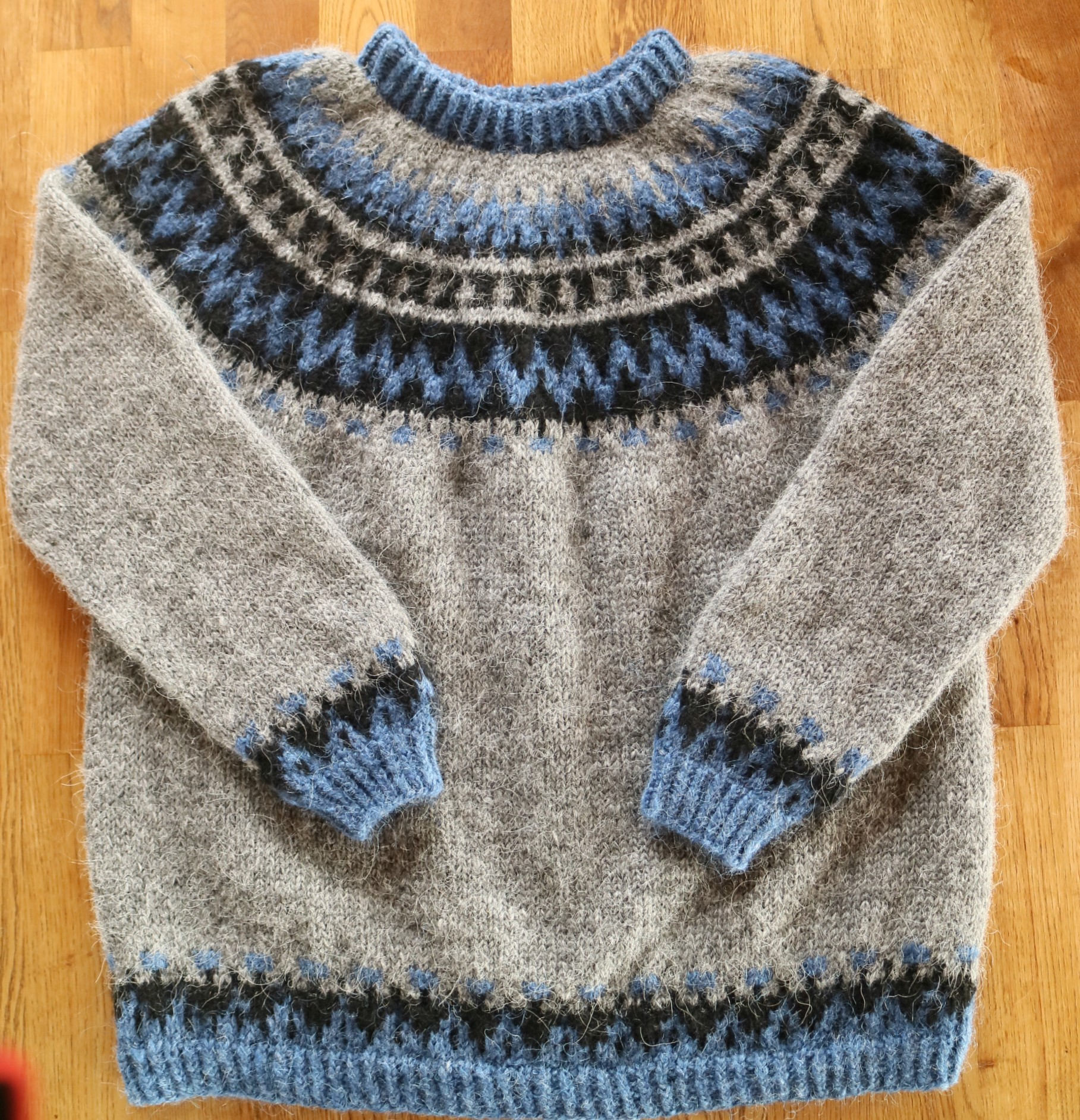 Icelandic traditional natural wool sweater. Type: VOLCANIA | Etsy