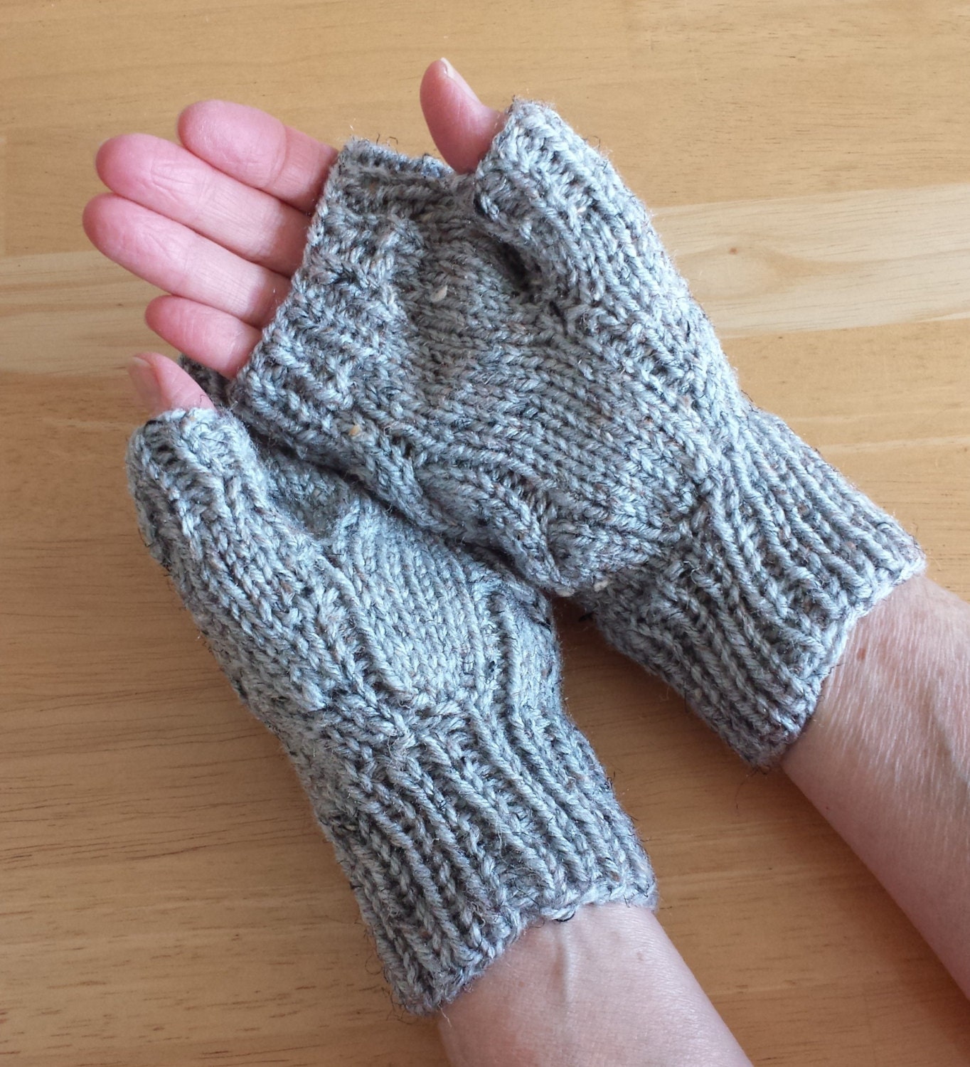 Grey Tweed Giant Horseshoe Cabled Fingerless Mittens - Etsy