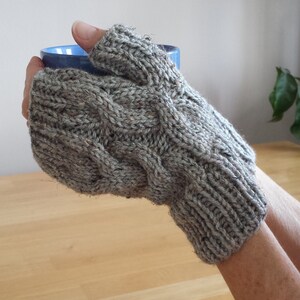 Grey Tweed Giant Horseshoe Cabled Fingerless Mittens - Etsy