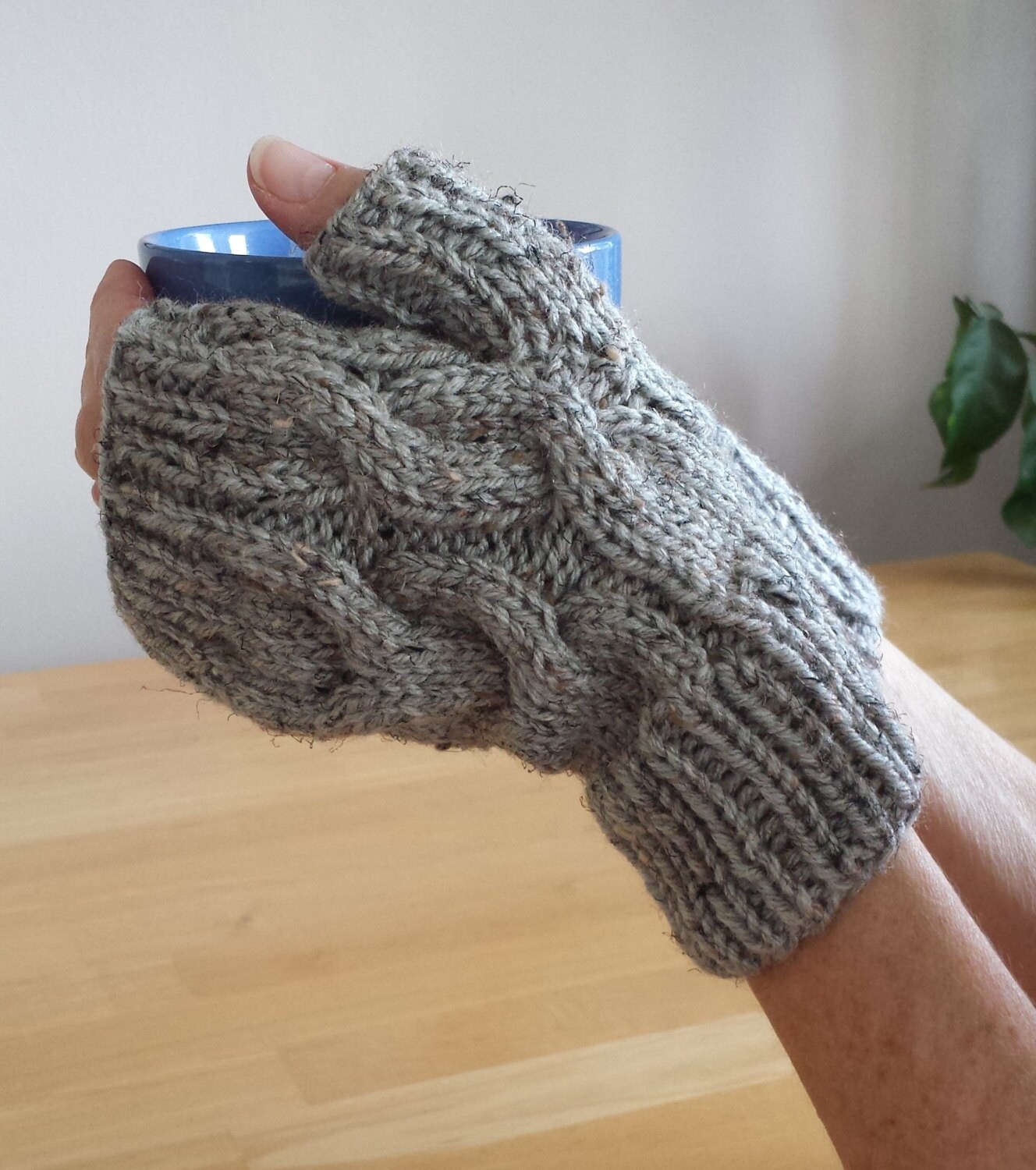 Grey Tweed Giant Horseshoe Cabled Fingerless Mittens - Etsy