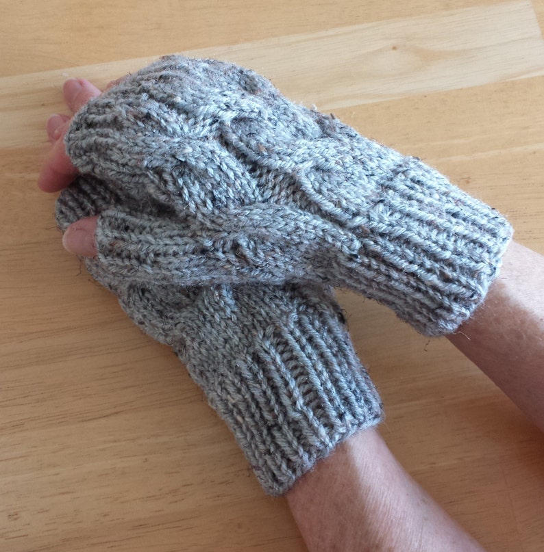 Grey Tweed Giant Horseshoe Cabled Fingerless Mittens - Etsy