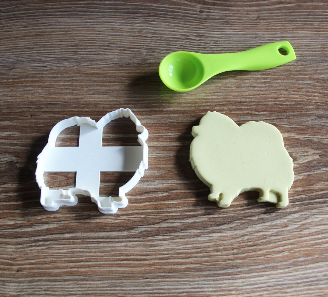 Pomeranian Cookie Cutter Dog Breed Treat Cutter Puppy Cupcake Toppers ...