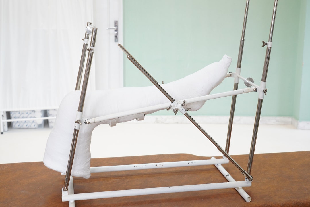 Vintage Leg Orthopedic Medical Traction Device With Pulleys / Medfet ...