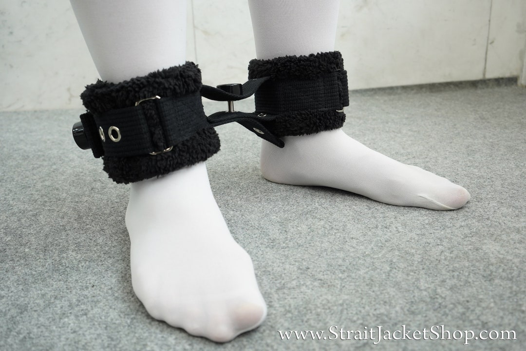 Pair of BLACK SOFT Restraining Cuffs With Segufix Locks / Medical ...