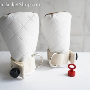 Medical Safety Mittens - Bicolor Quilted Padded Mittens With Segufix ...