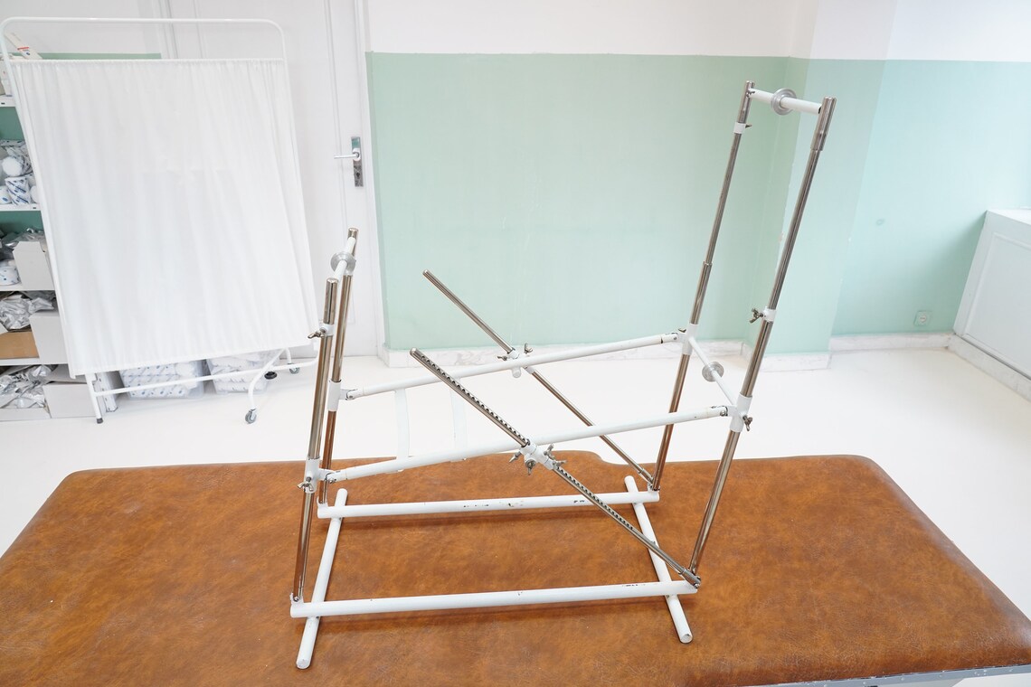 Vintage Leg Orthopedic Medical Traction Device With Pulleys / Medfet ...