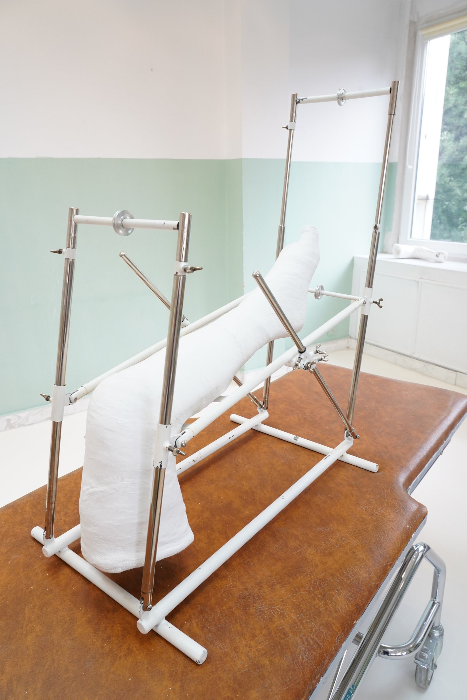 Vintage Leg Orthopedic Medical Traction Device With Pulleys / Medfet ...