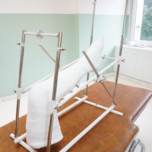 Vintage Leg Orthopedic Medical Traction Device With Pulleys / Medfet ...