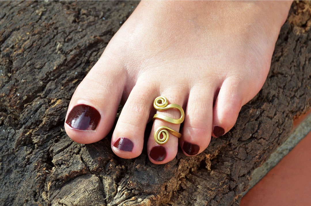 Gold Toe Ring, Spiral Wire Toe Ring, Brass Foot Ring - Etsy