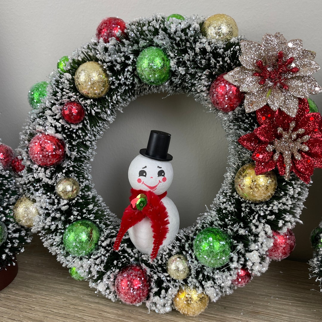 Vintage Style Christmas Mini Wreath, With Ornament, Bottle Brush Wreath ...