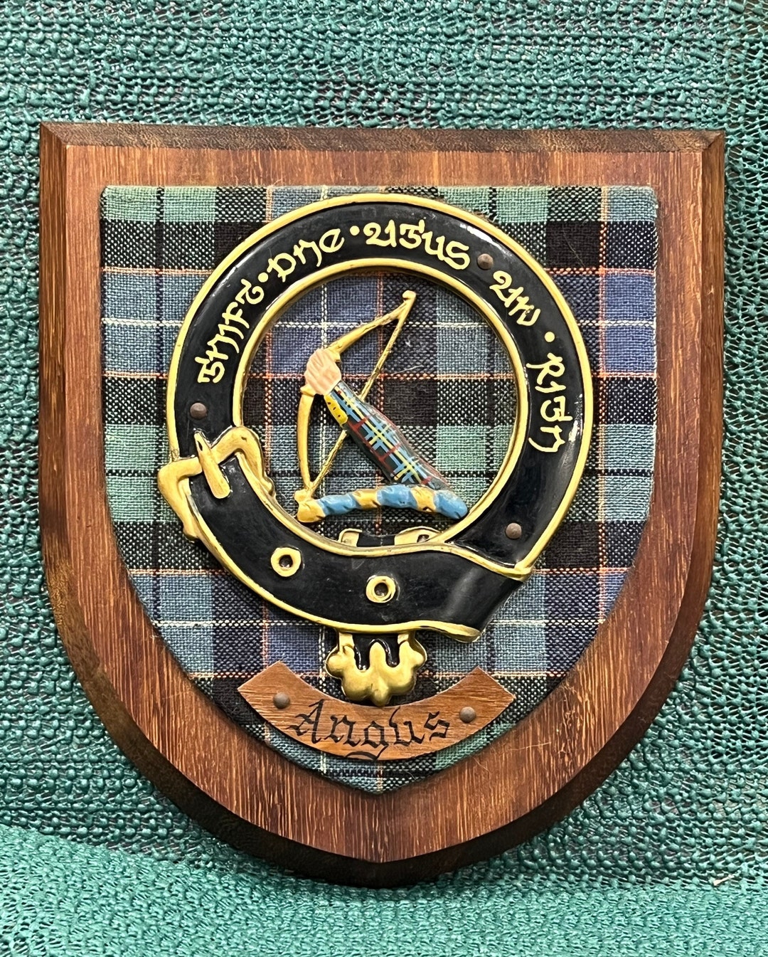 ANGUS Family Crest Plaque W/ Tartan Backing Made in Scotland 1976 From ...