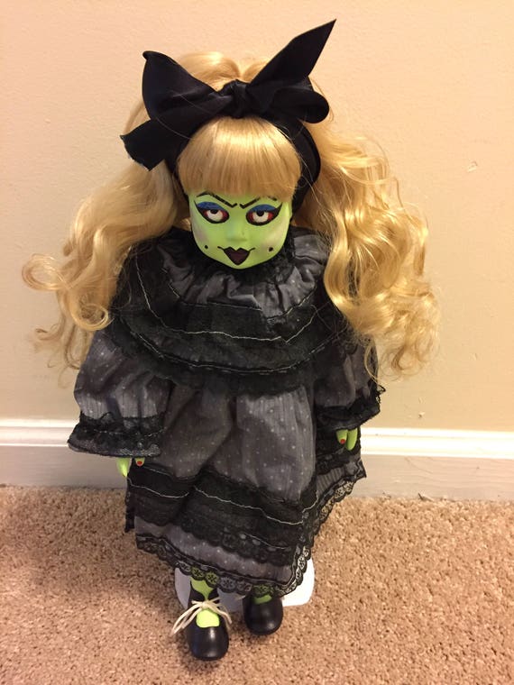HANDPAINTED porcelain HORROR doll - munimoro.gob.pe