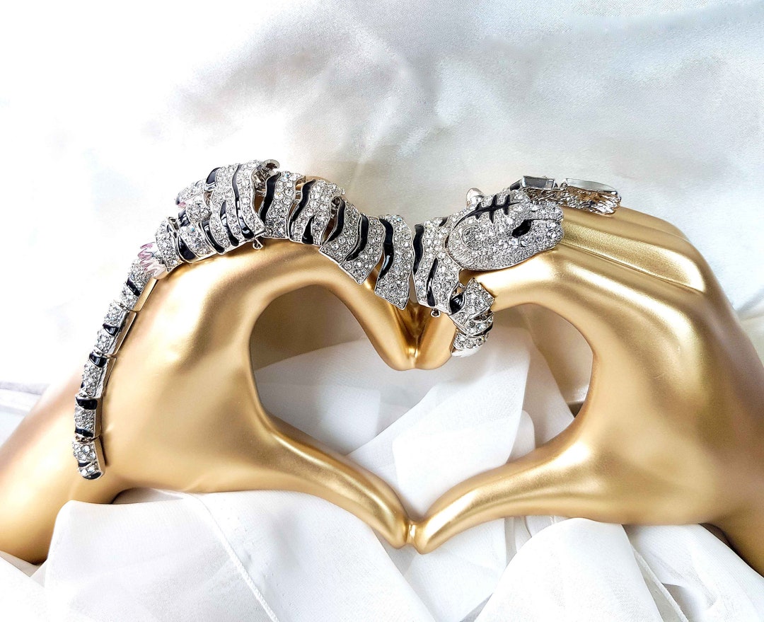 Broche vintage,broche de tigre ,broche romantique,broche princesse ...