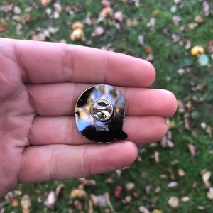 THE CONJURING - ANNABELLE Face Enamel Metal Pin Badge - Etsy