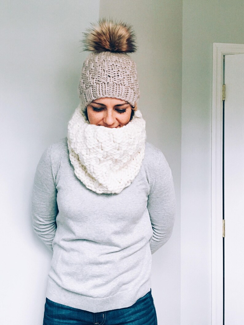 KNITTING PATTERN | Reversible Chunky Textured Knit Infinity Cowl Scarf ...