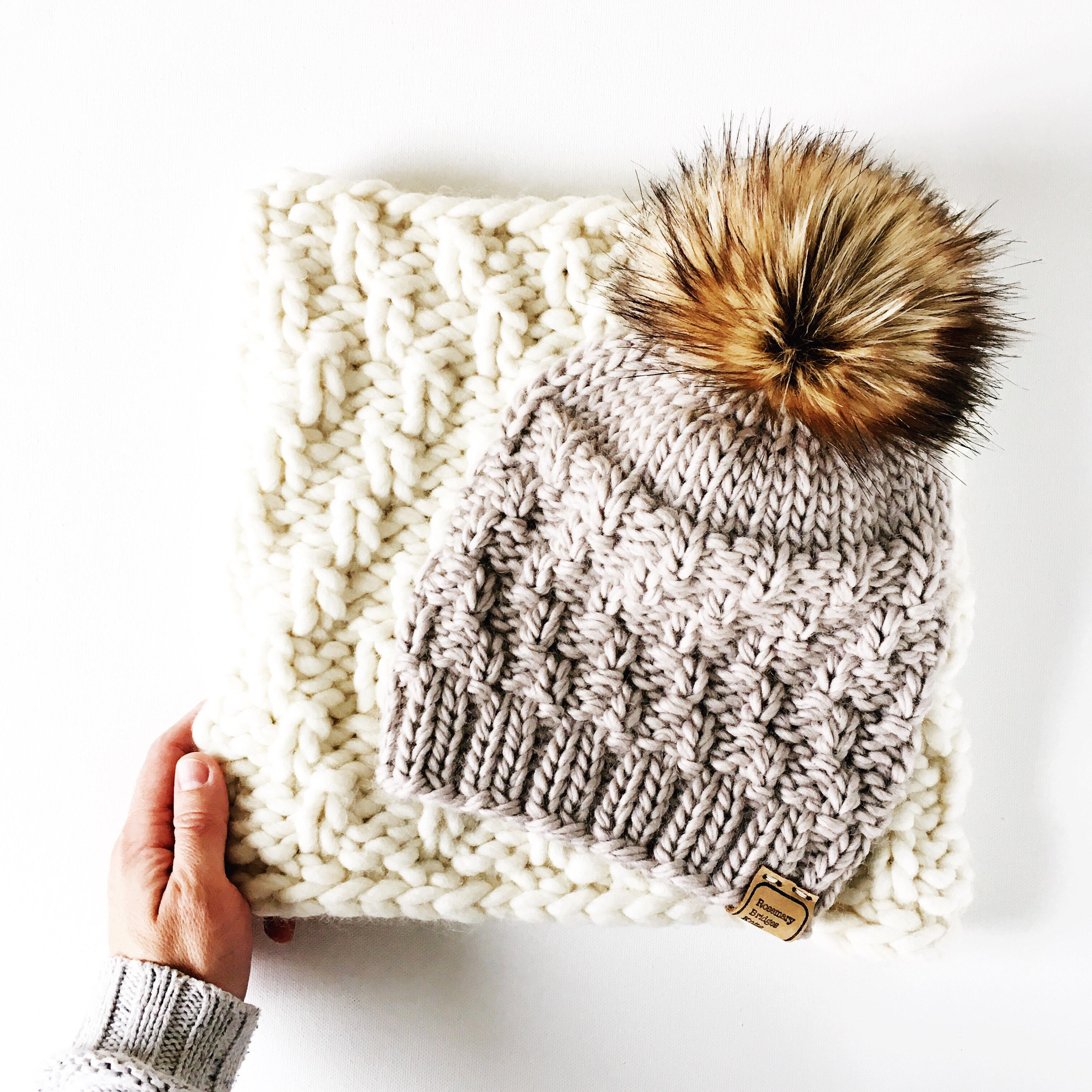 KNITTING PATTERN | Reversible Chunky Textured Knit Infinity Cowl Scarf ...