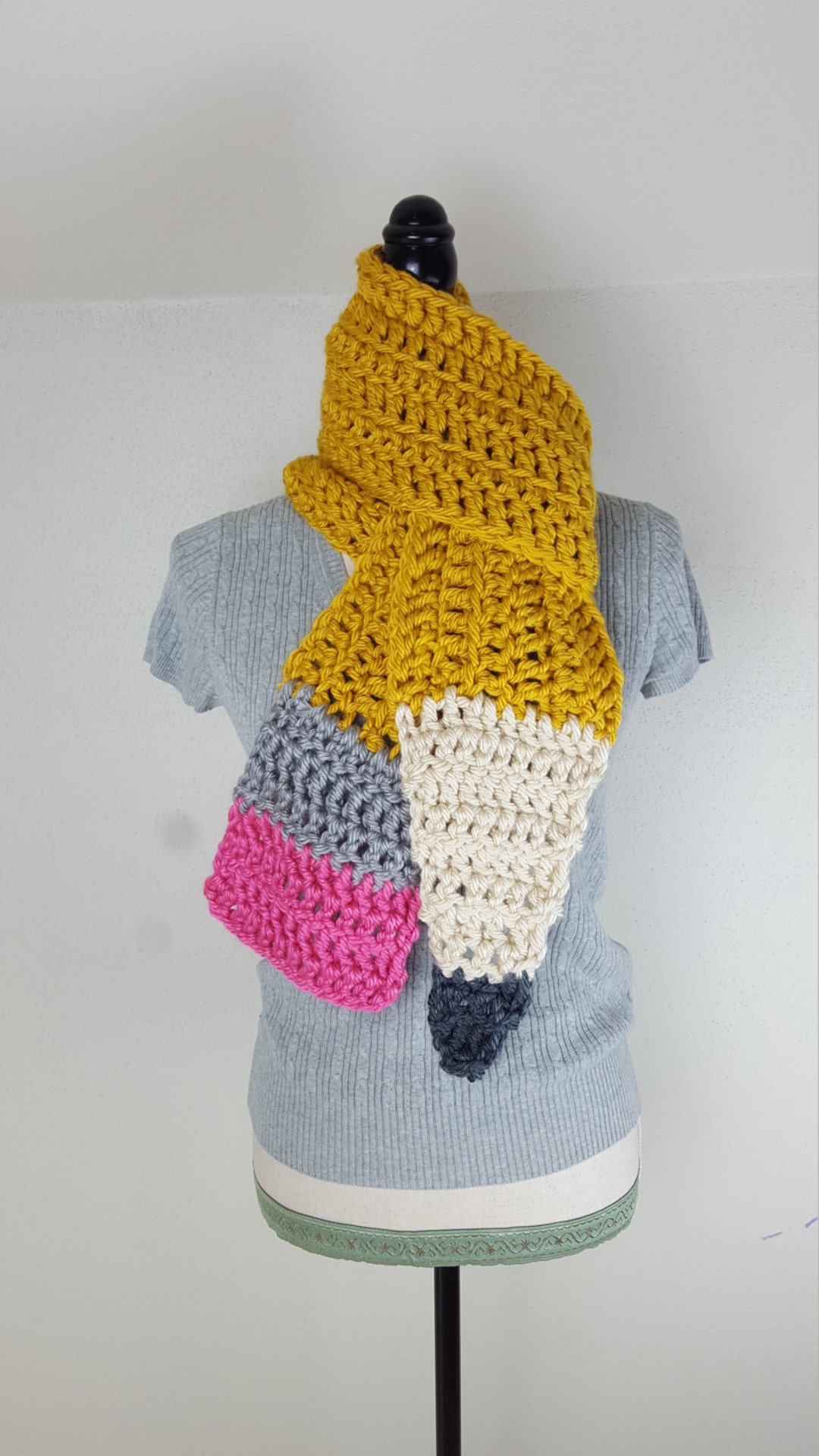 Pencil Scarf | CHUNKY KNIT | Teacher Gifts, English Teacher Gift - Etsy