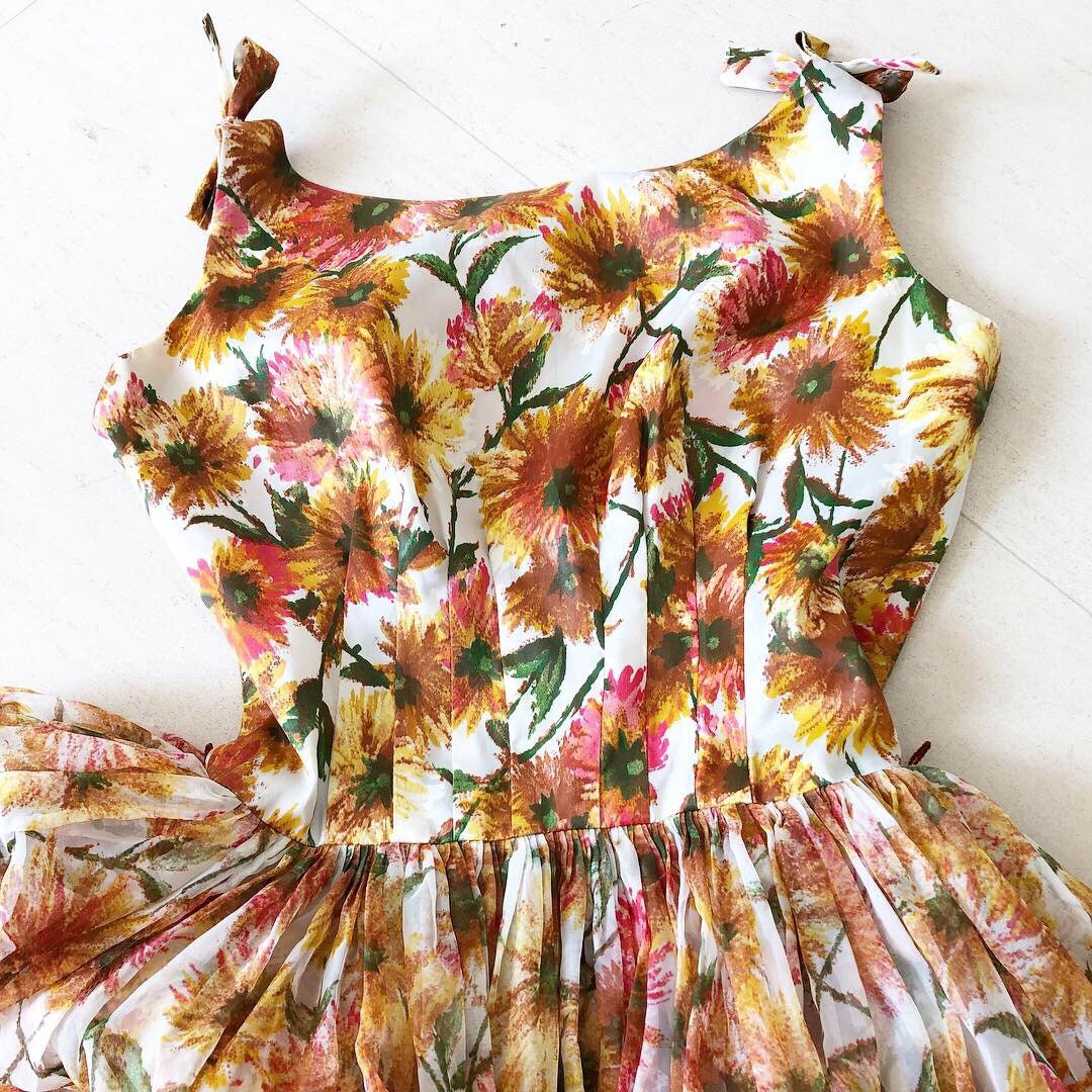 Beautiful Doris Dodson Daisies Sundress - Etsy