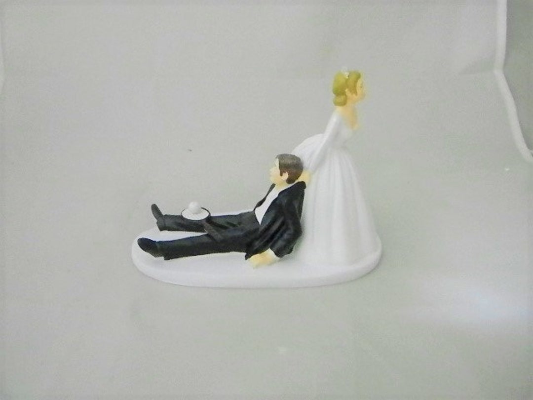 Bride and Groom Wedding Reception Party Tennis Racket and Ball Cake ...