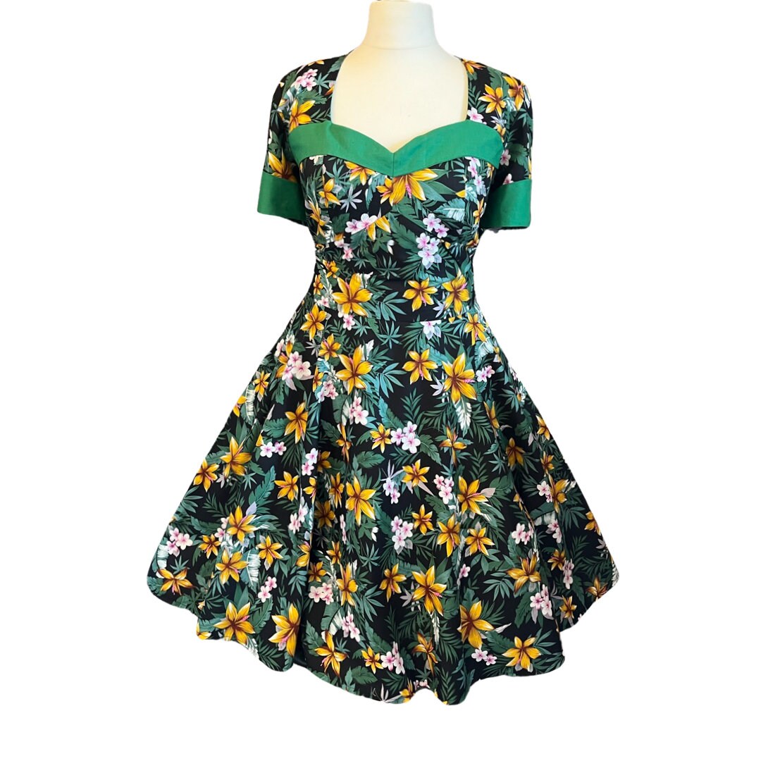 1950’s Hawaiian Tikki Circle Dress *READY NOW*~ Size 44” Bust 38” Waist ...
