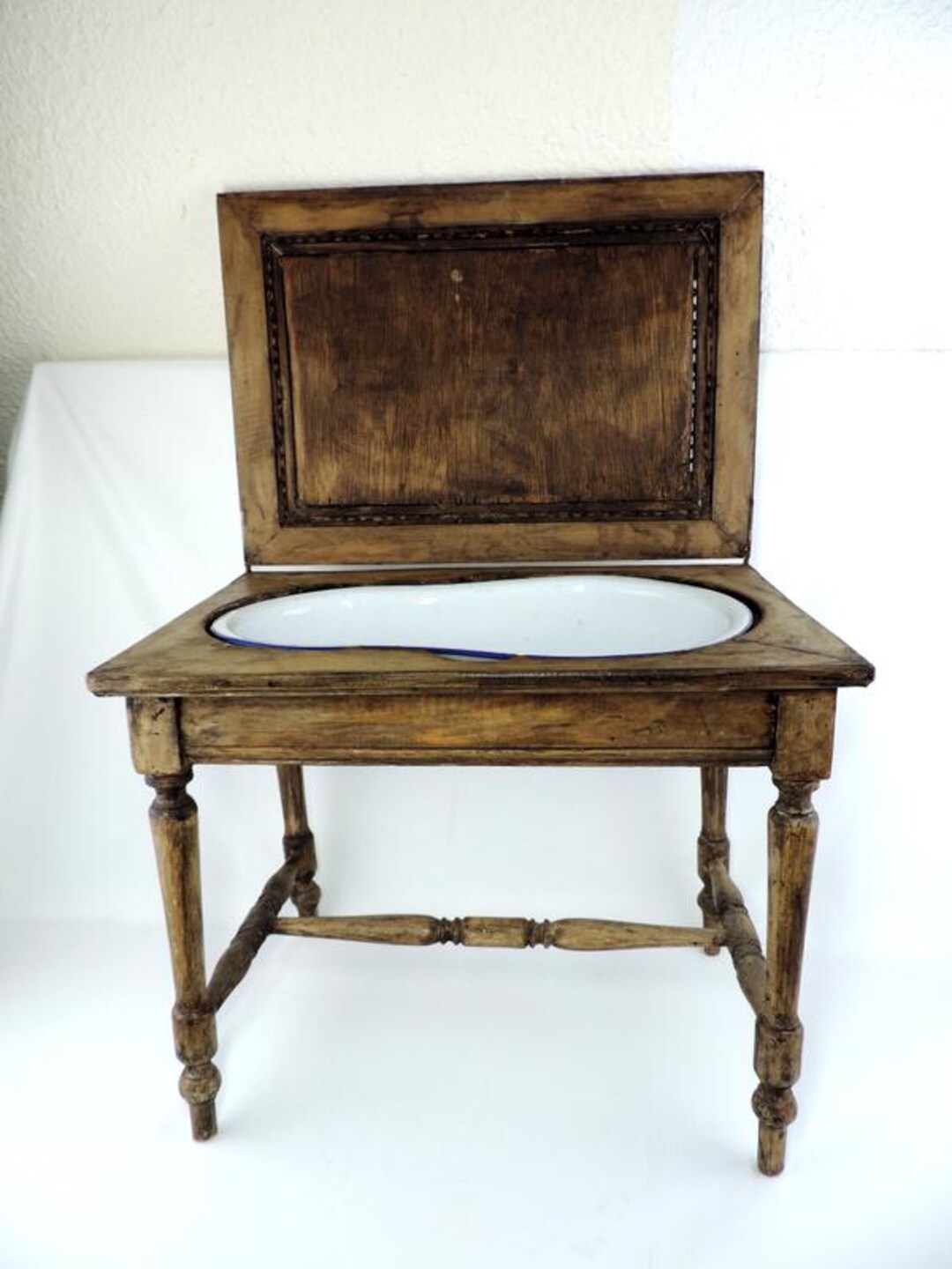 French Antique Enamel Bidet Wash Basin in Folding Table With Woven Cane ...