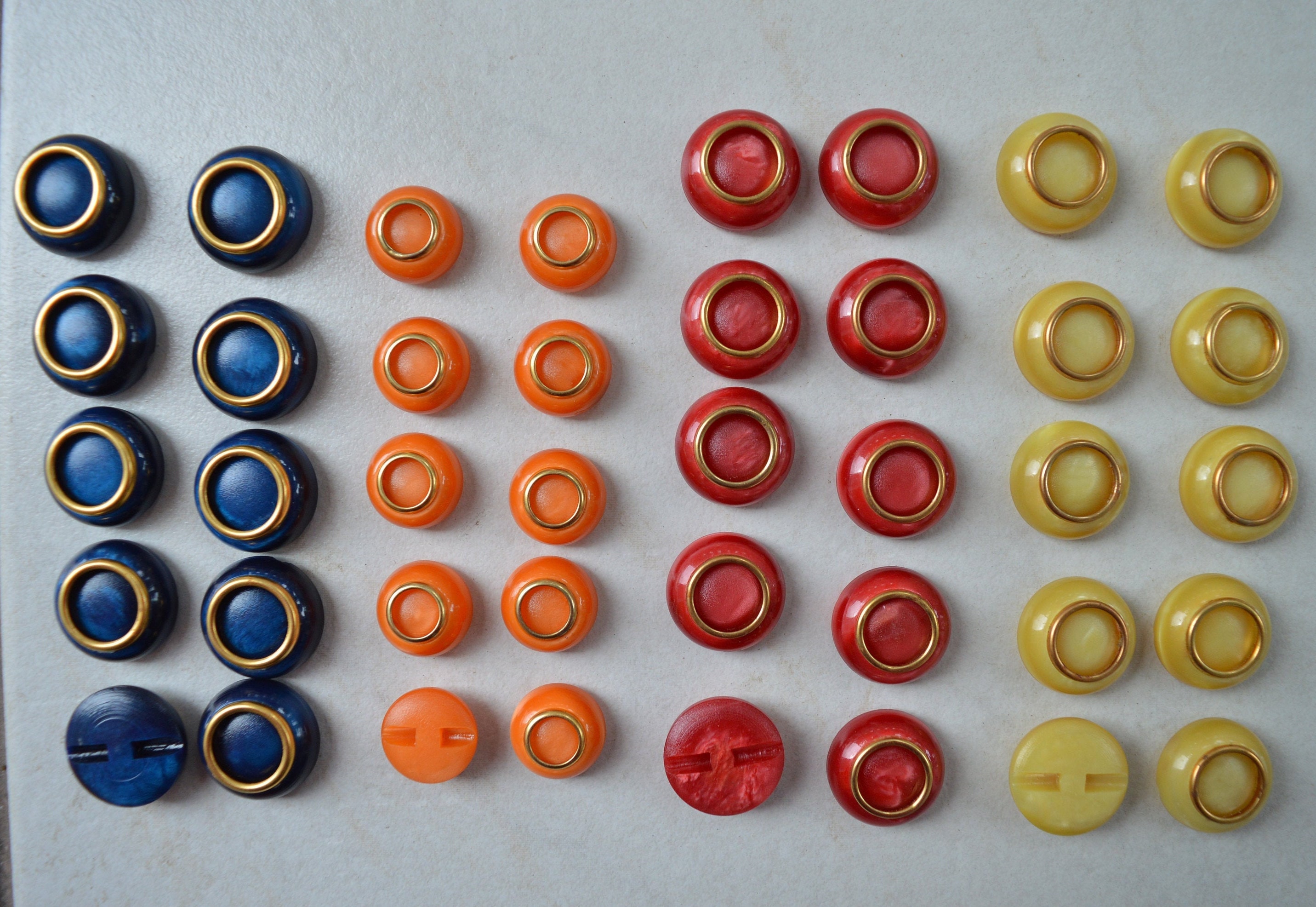 Vintage Buttonblue /red/ Yellow Buttons 25mm and Orange - Etsy