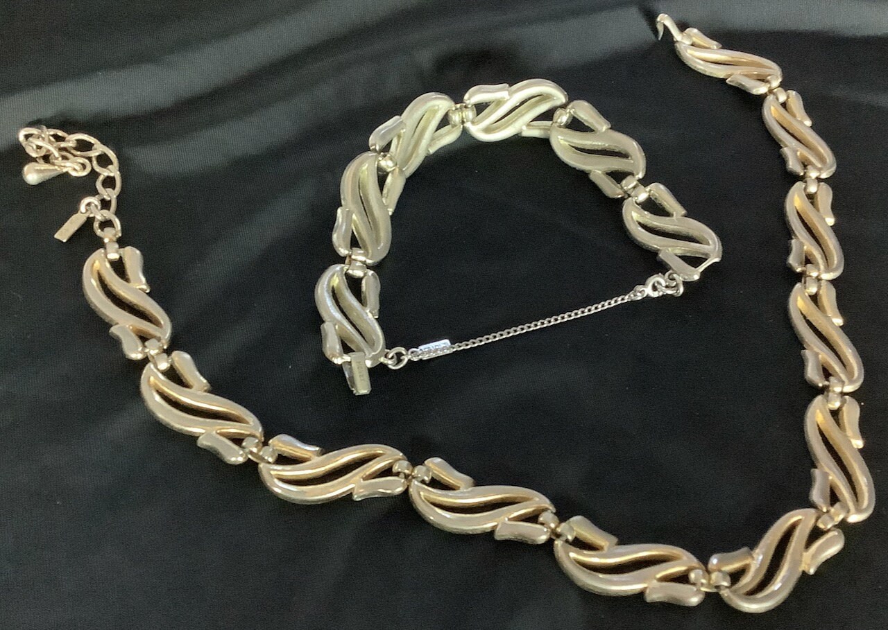 Vintage 1950s Monet Jewelry Set - Etsy