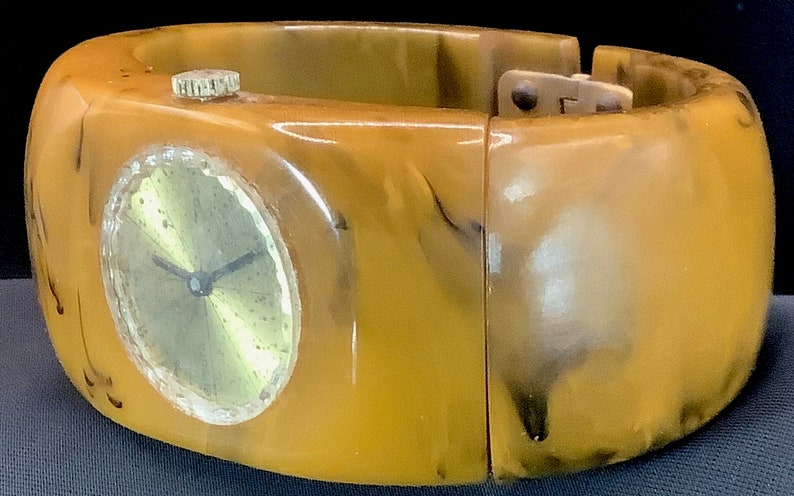 Vintage 1950s Bakelite Bracelet With Watch - Etsy
