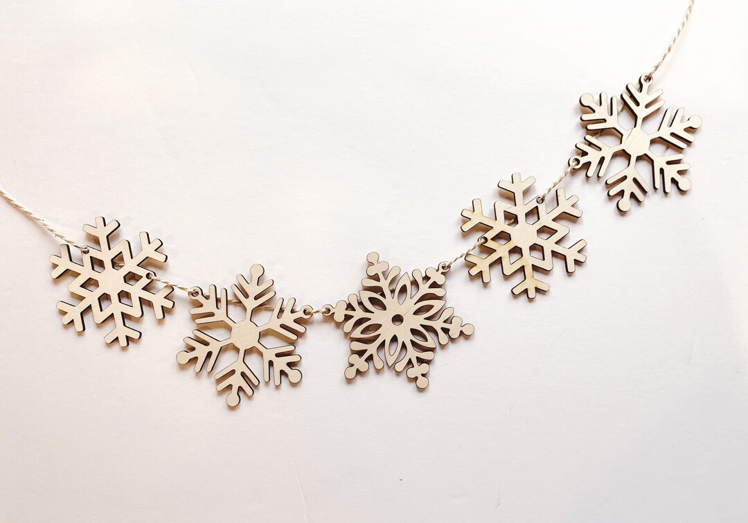 Snowflake Garland | DIY Garland | Christmas Decorations | Christmas ...