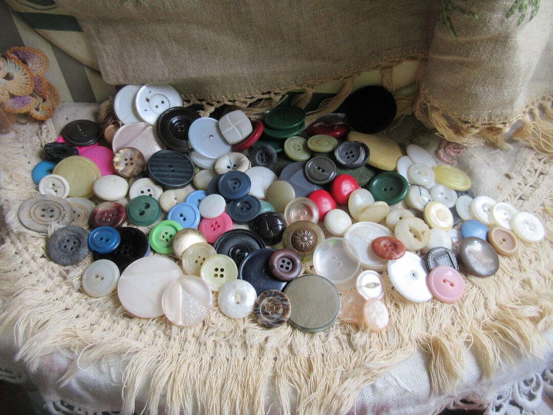 Great Assortment of 1950's Buttons, Various Colors and Sizes - Etsy