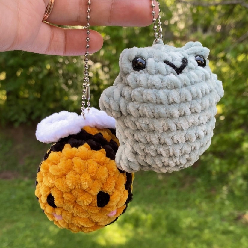 Handmade Crochet Plushie Keychains Backpack Chains Frog & Bumblebee - Etsy