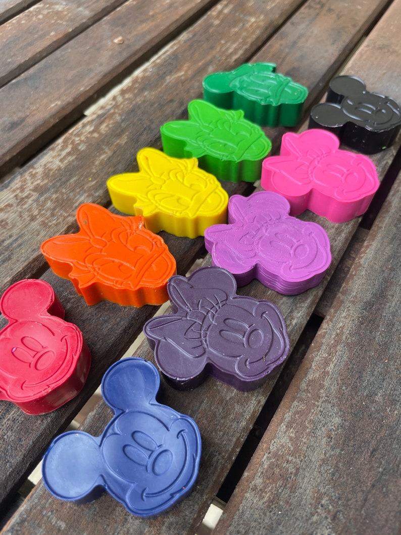 Mickey Mouse Clubhouse Crayons // Disney Junior // Mickey Crayons ...