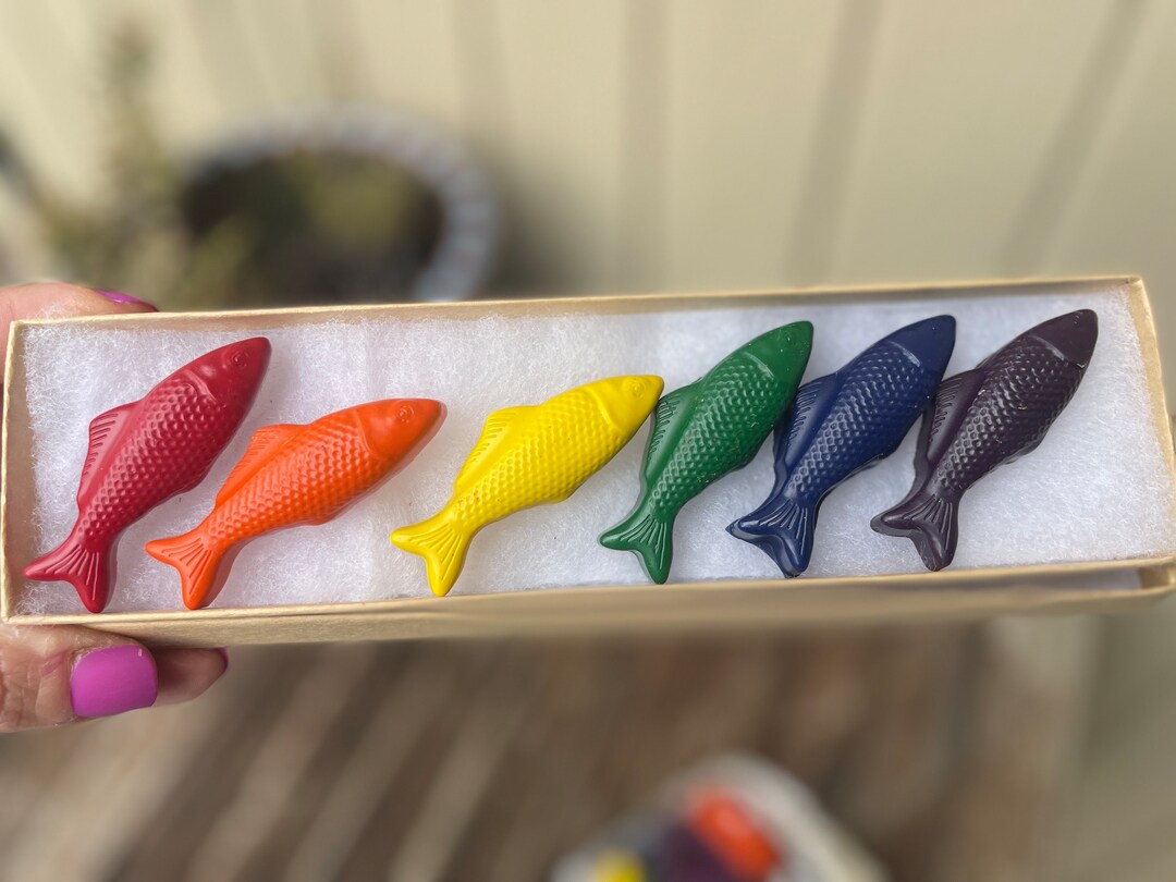 Fishing Crayons // Fishing Crayon Box // Crayon Gift Ideas // Kids Gift ...