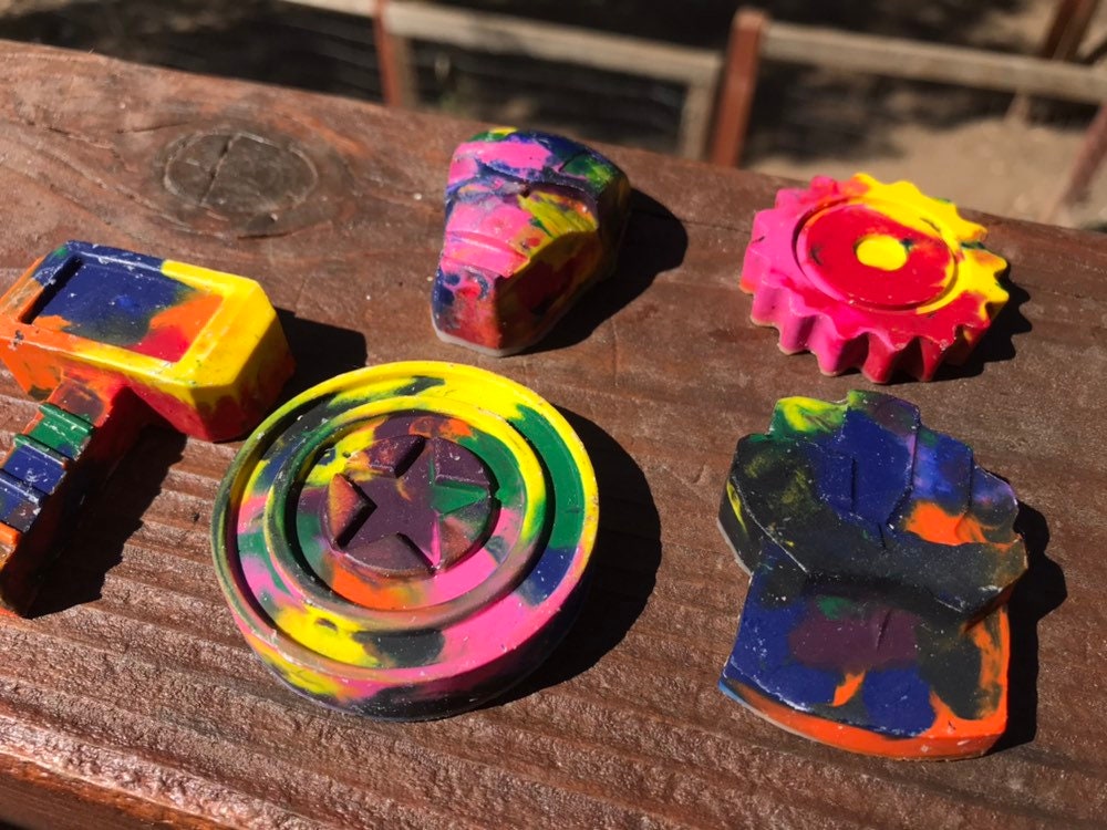 Avenger Crayons // Marvel Crayons // Hulk Crayons // Ironman Crayons ...