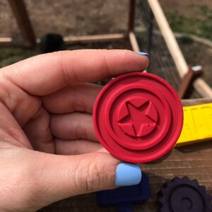 Avenger Crayons // Marvel Crayons // Hulk Crayons // Ironman Crayons ...