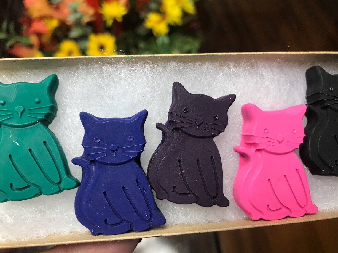 Cat Crayon Box // Toddler Gift Idea // Kitty Crayons // Cat - Etsy