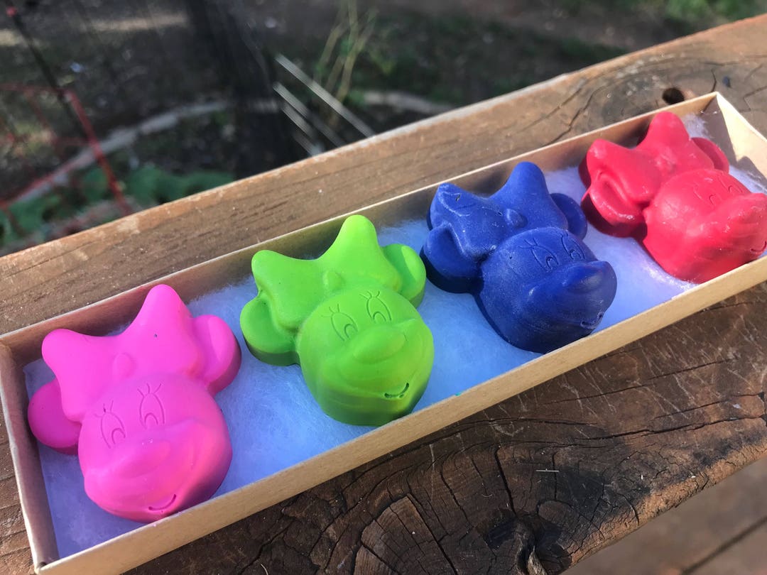 Minnie Birthday // Minnie Crayon Box // Minnie Crayons // Minnie Mouse ...