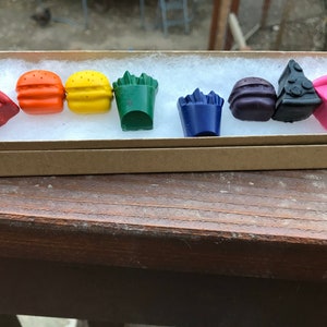 Food Crayons // Burger Crayon // Pizza Crayons // Pizza Party Favor ...