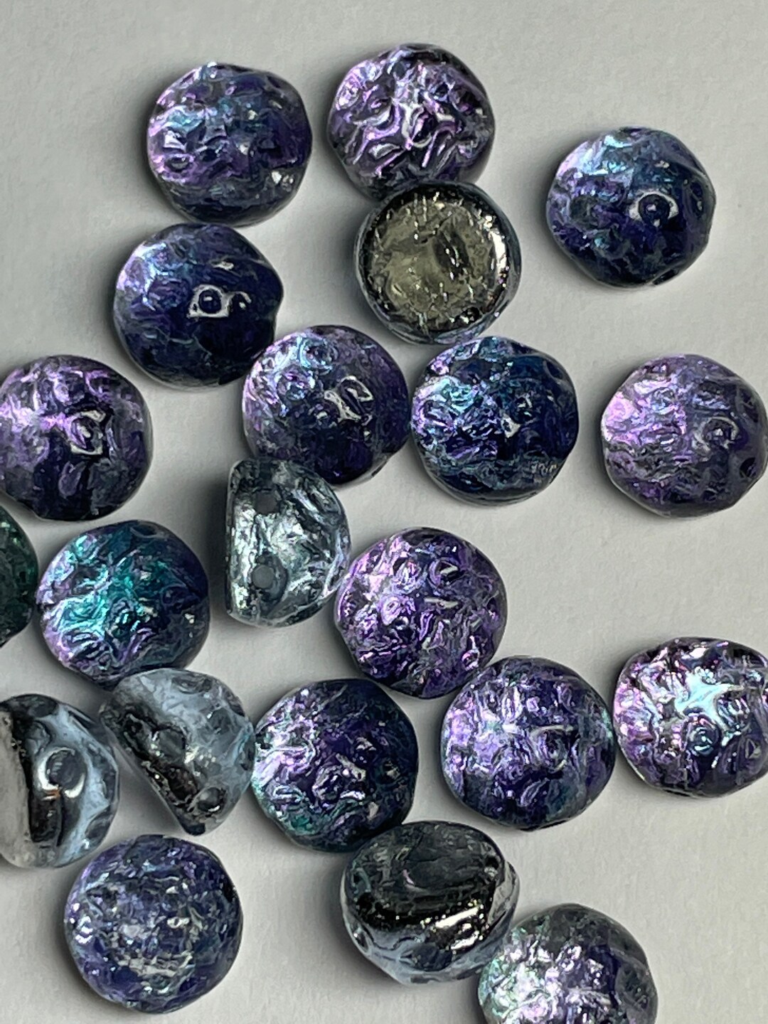 30 Baroque Backlit Violet Ice 2-hole Cratered Cab, CCB0730010-26536 - Etsy